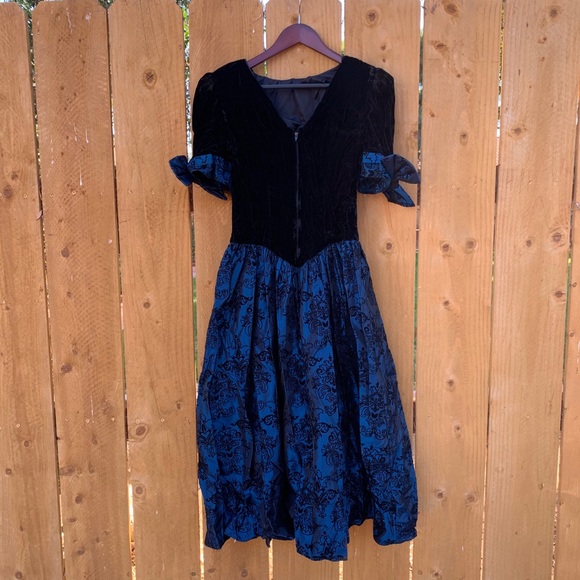 Dresses | Vintage Renaissance Blue And Black Velvet Dress | Poshmark